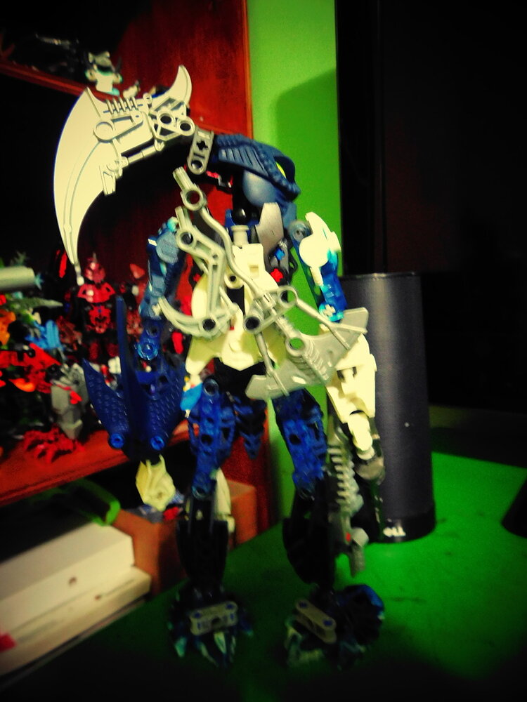 Toa Hahli Inika Revamp [based on BIONICLE Heroes] - Lego Creations ...