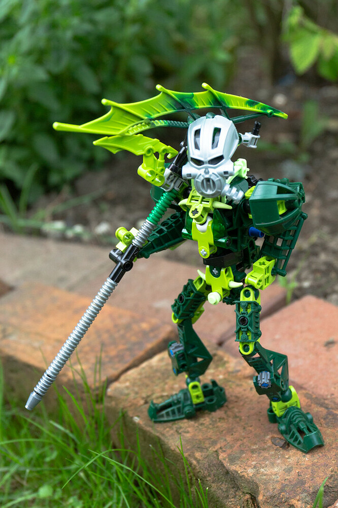 Lariska and Toa Nidhiki Mocs - Lego Creations - The TTV Message Boards