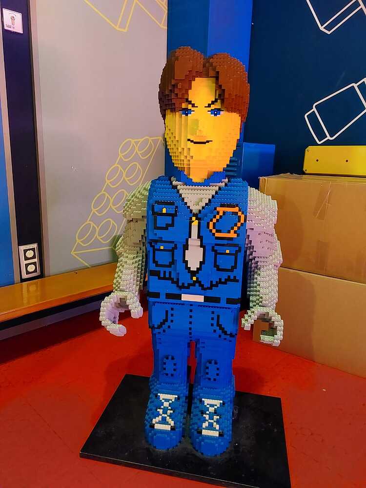 Large-scale Lego statues - LEGO - The TTV Message Boards