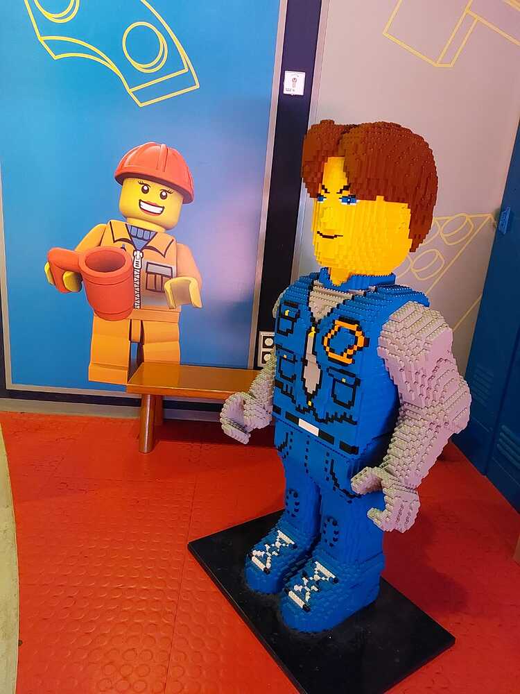 Large-scale Lego statues - LEGO - The TTV Message Boards