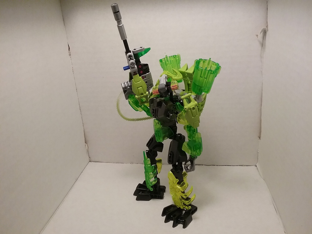 Guns and weapons that resemble realistic firearms in Bionicle canon ...