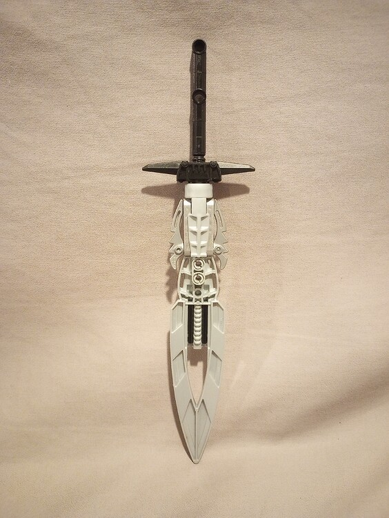 11/6 New photos! New Brotherhood Of Makuta Claymore Longer blade design ...