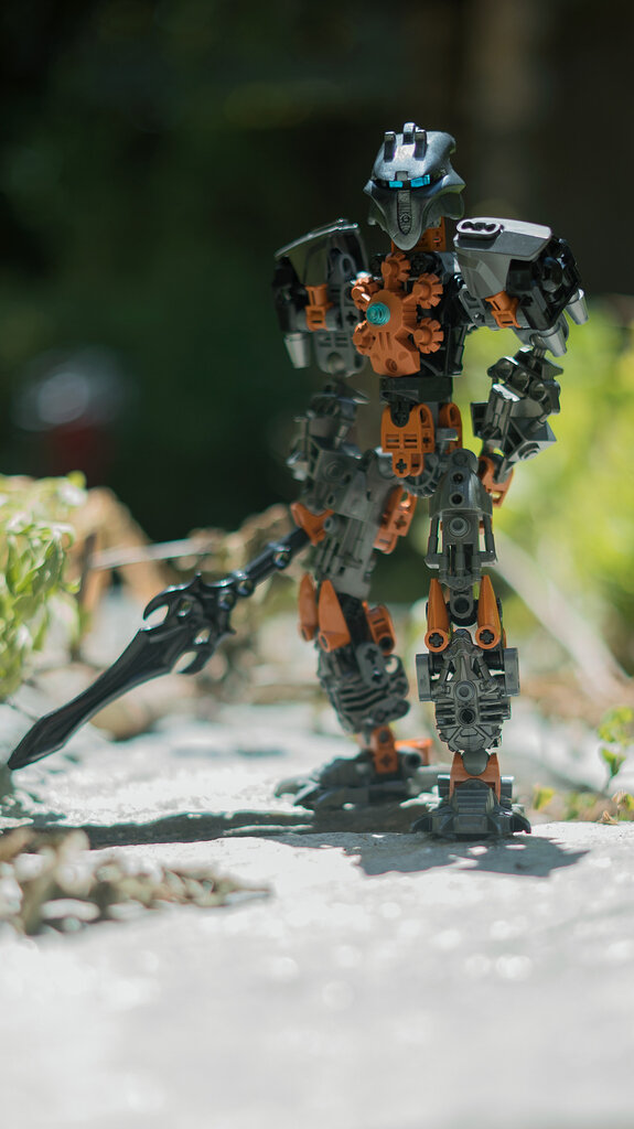 Zaria: Toa of Iron - Lego Creations - The TTV Message Boards