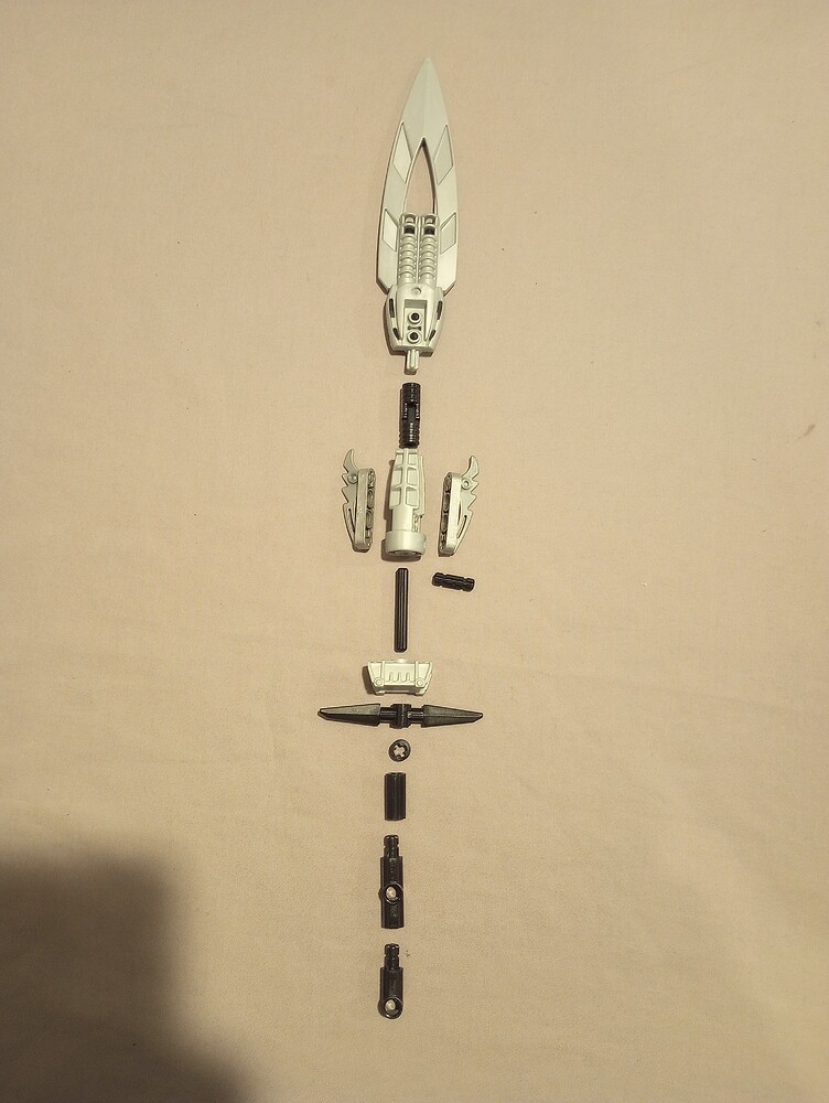 11/6 New photos! New Brotherhood Of Makuta Claymore Longer blade design ...