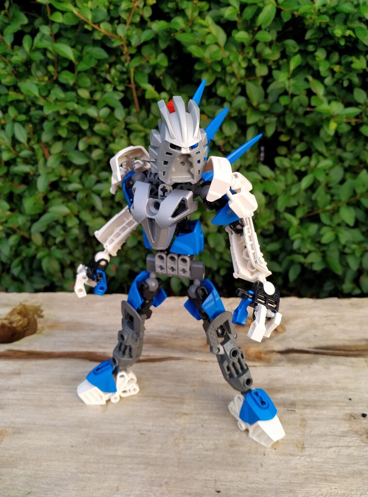 Alucia, the toa of lightning(MOV) - Lego Creations - The TTV Message Boards