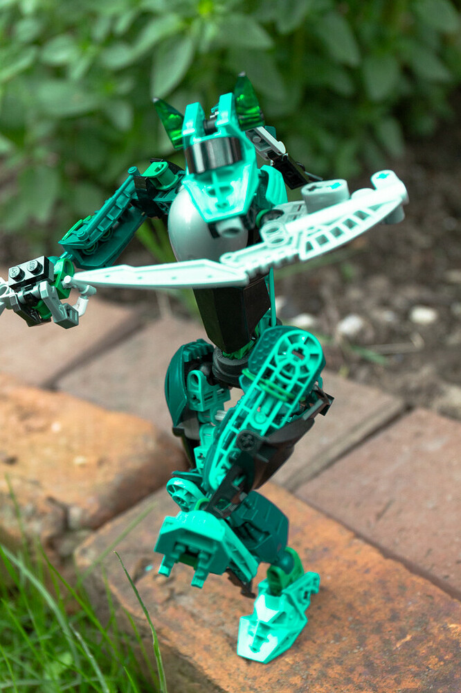 Lariska and Toa Nidhiki Mocs - Lego Creations - The TTV Message Boards