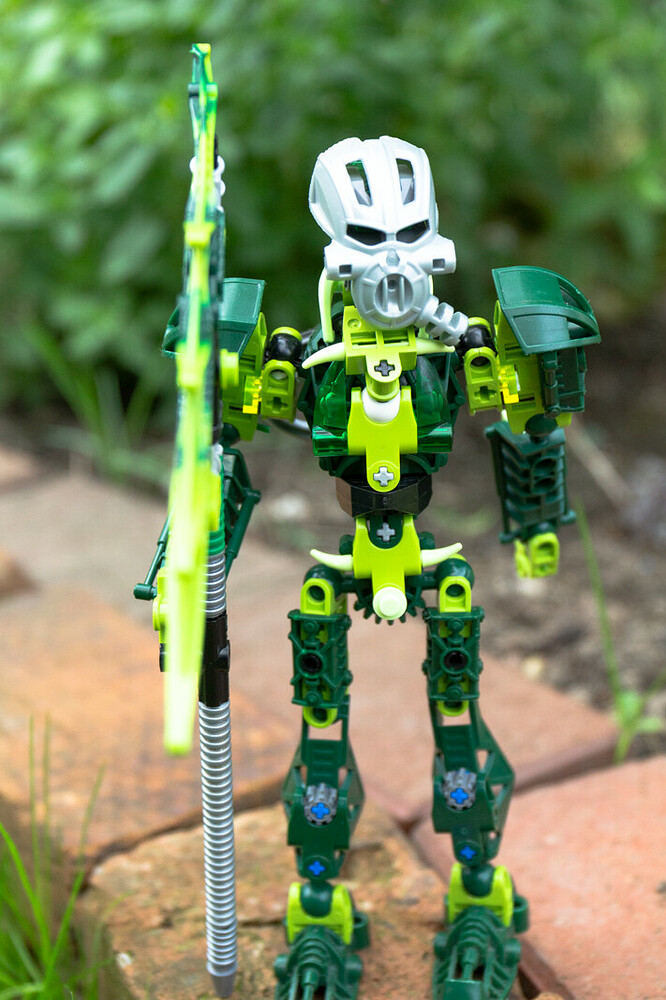 Lariska and Toa Nidhiki Mocs - Lego Creations - The TTV Message Boards