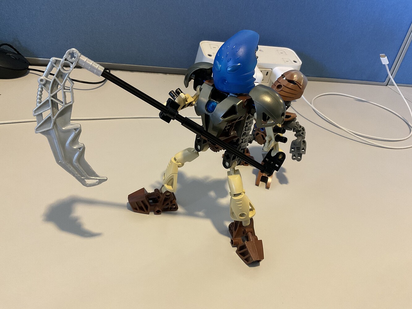 Toa Ahkmou of Tuyet’s regime - Lego Creations - The TTV Message Boards