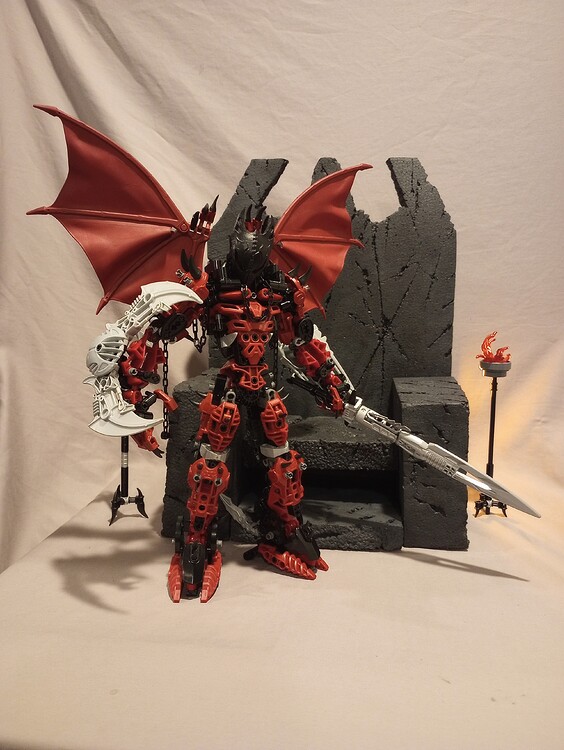 11/6 New photos! New Brotherhood Of Makuta Claymore Longer blade design ...