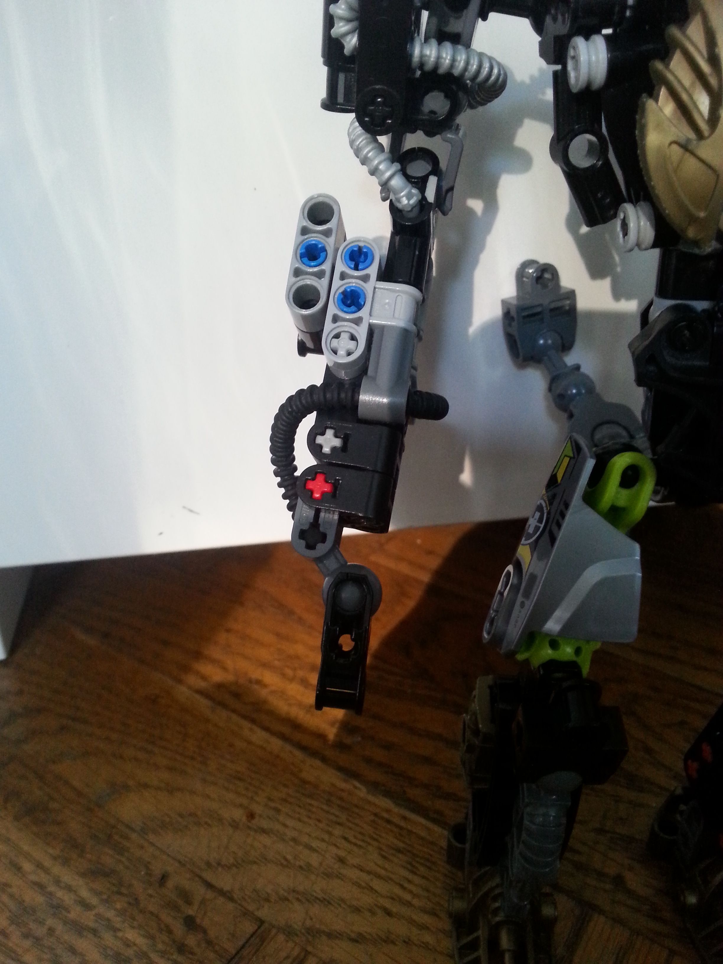 Self moc: Toa Gold-Master of learning, and spirit of air - Lego ...