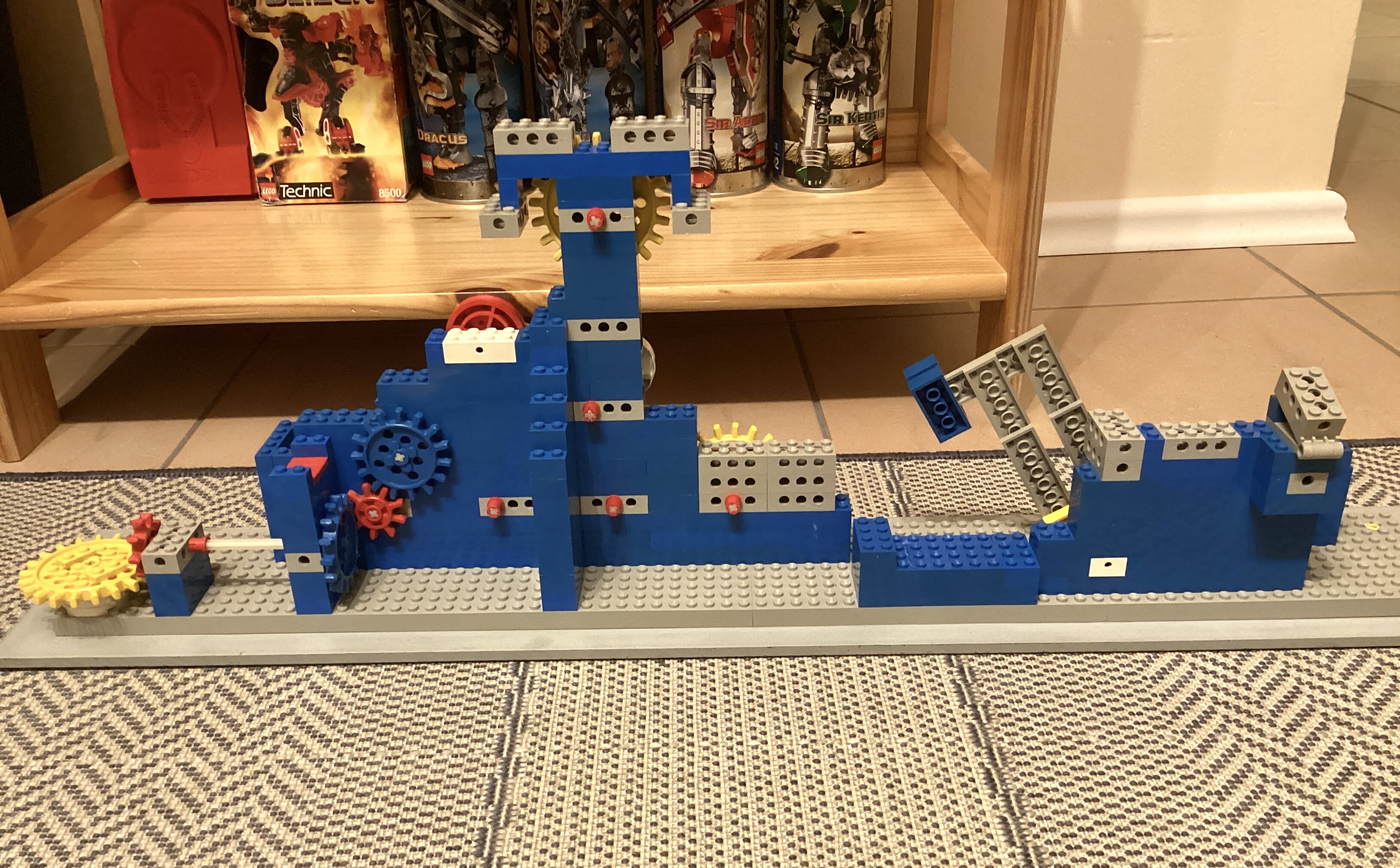 Can you help identify this display model? - LEGO - The TTV Message Boards