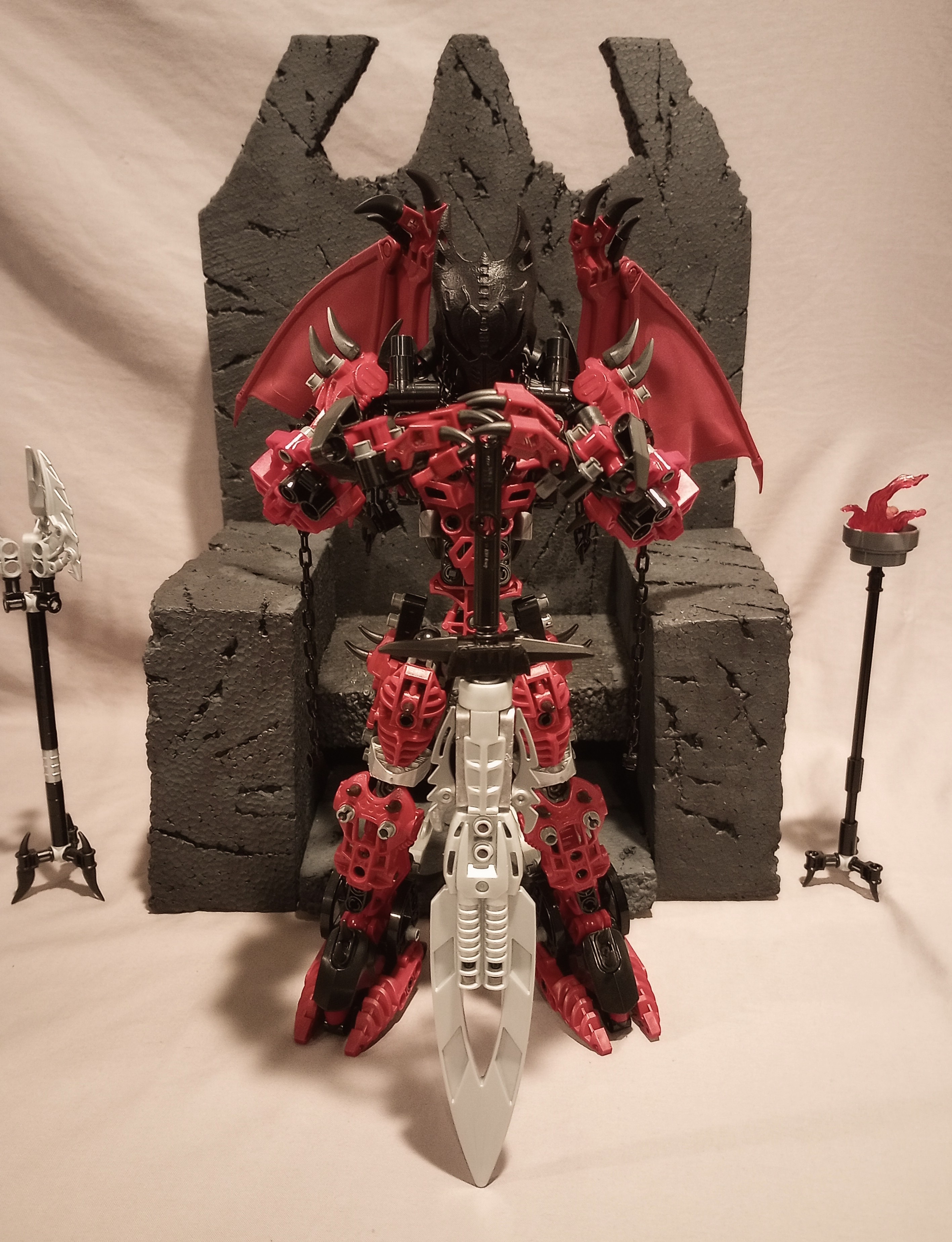 11/6 New photos! New Brotherhood Of Makuta Claymore Longer blade design ...