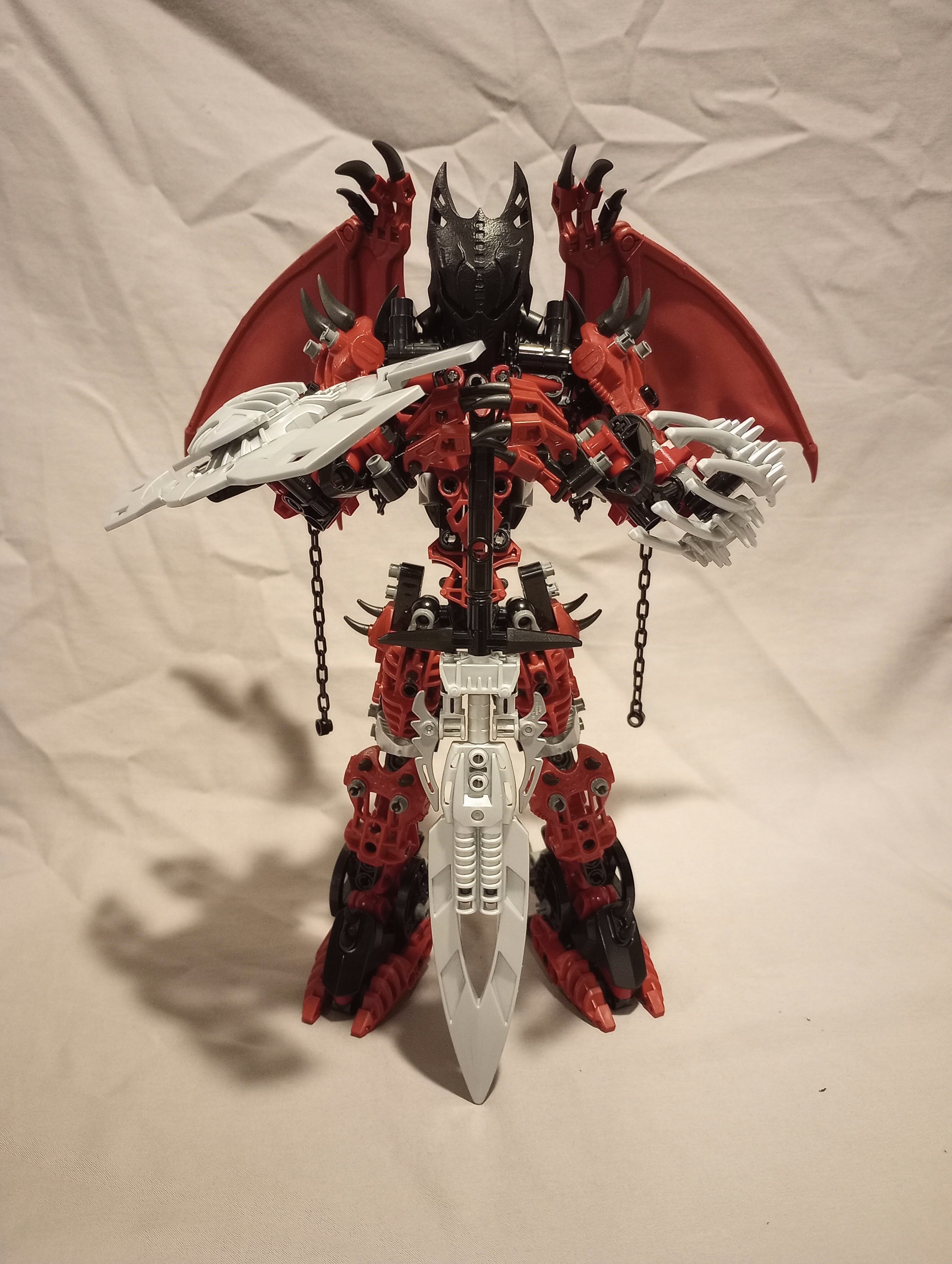 11/6 New photos! New Brotherhood Of Makuta Claymore Longer blade design ...