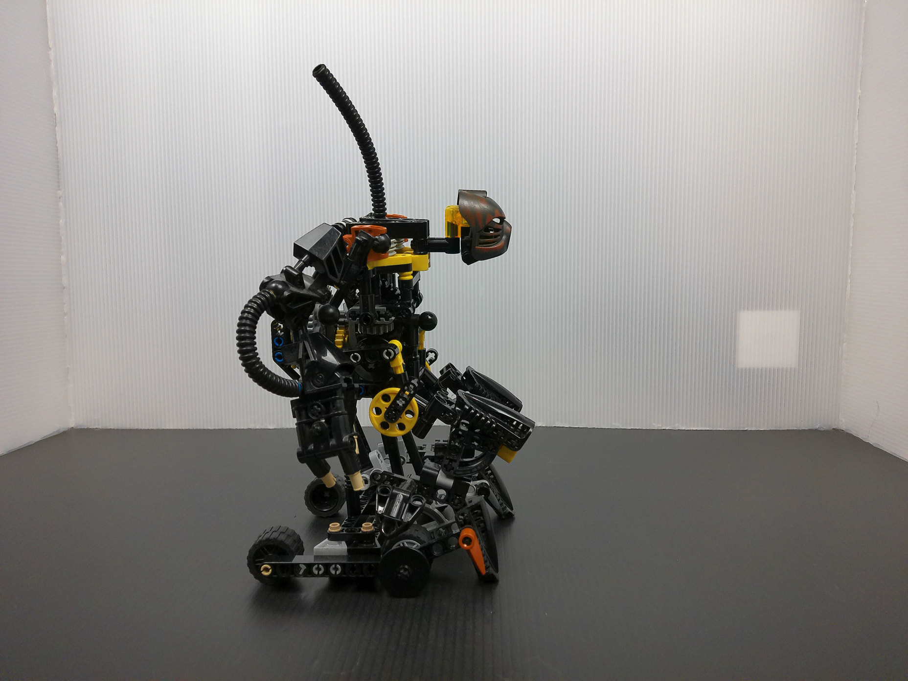 Lego Bionicle MOC: MNOG Makuta || 2002 styled Remote Controlled ...