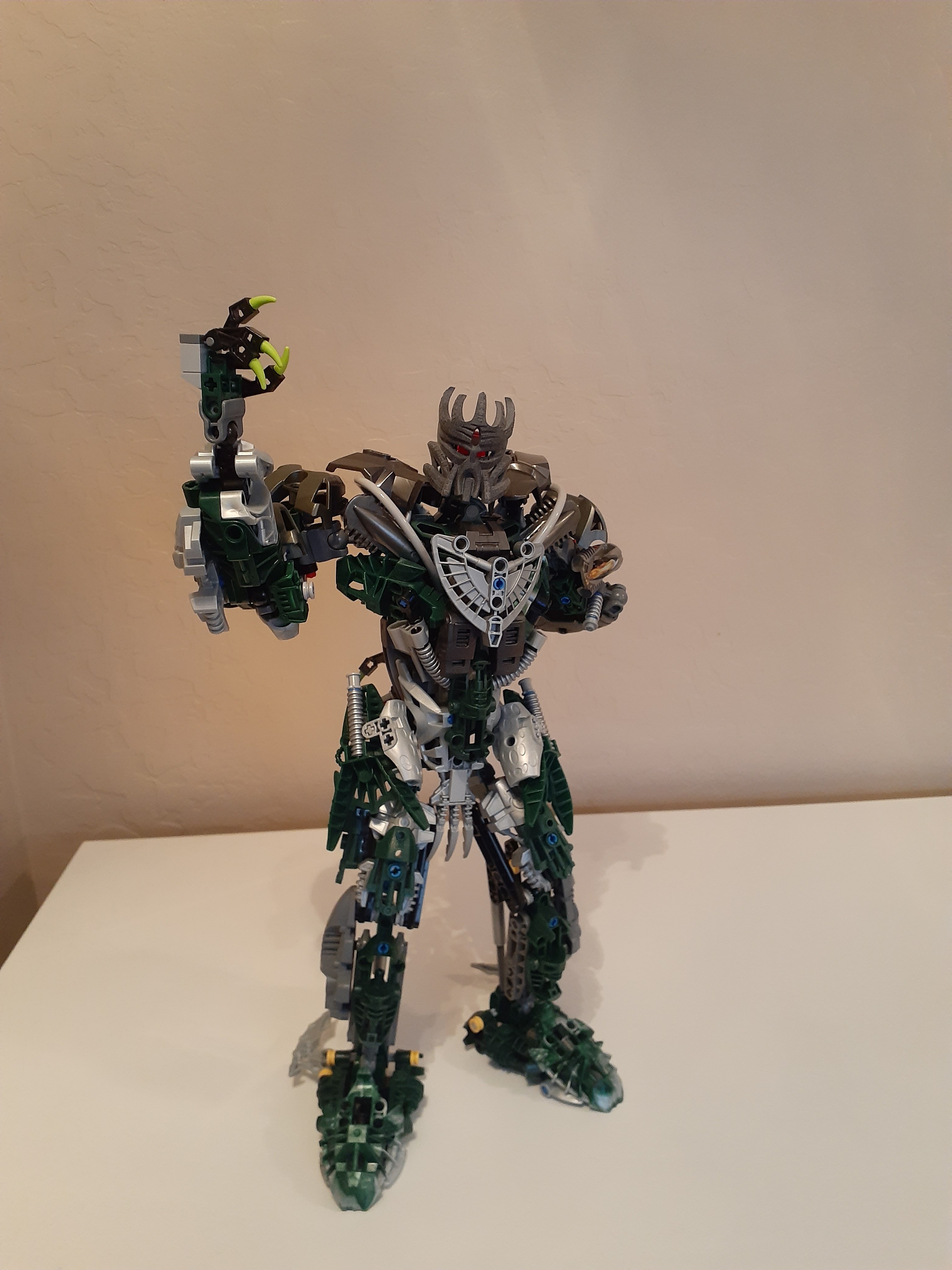 Artakha, The Legendary Forgemaster (Canon Contest #2: Meet the Maker ...