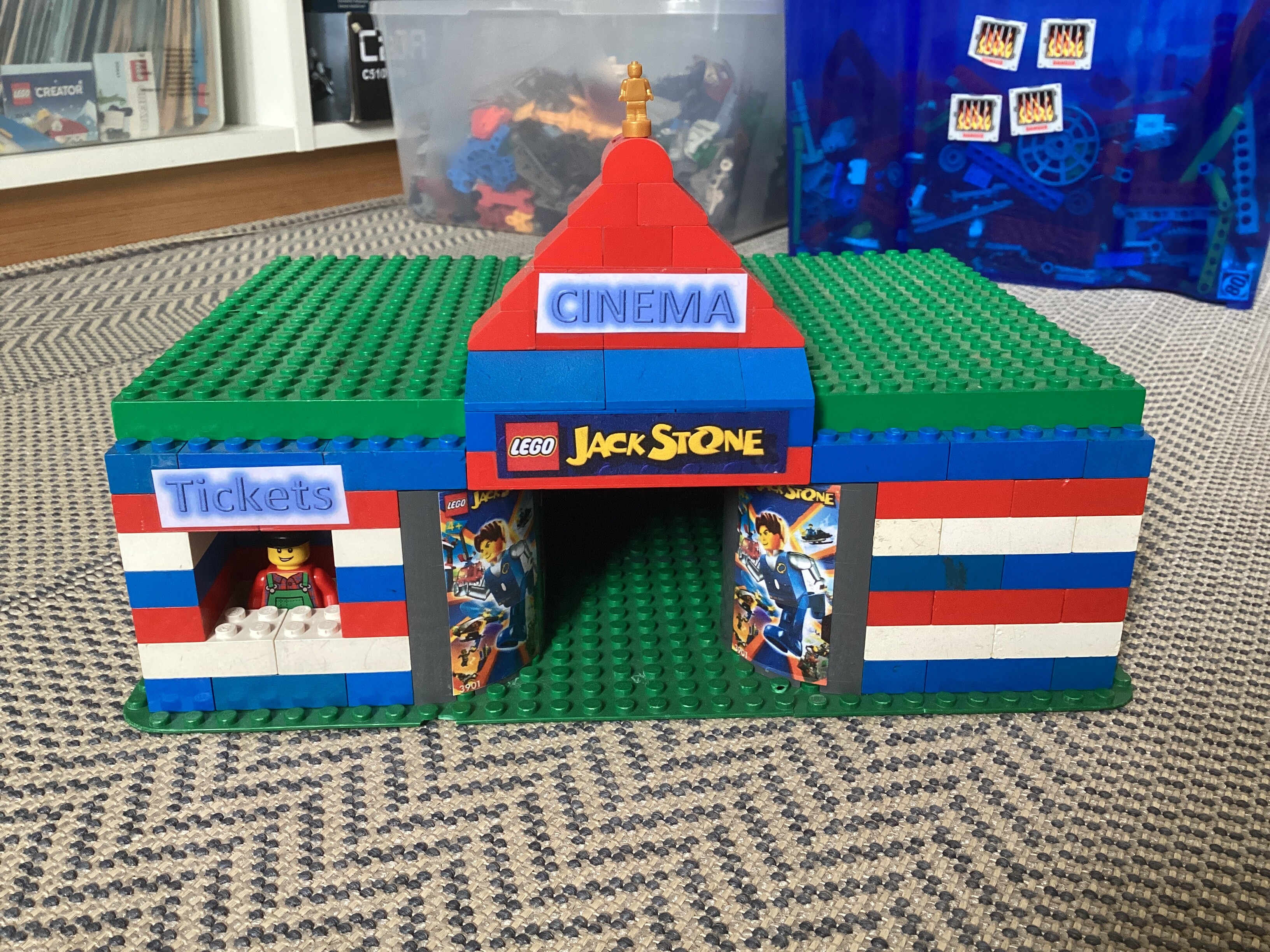 The crappiest MOC I've never shown: Jack Stone cinema (and a city too ...