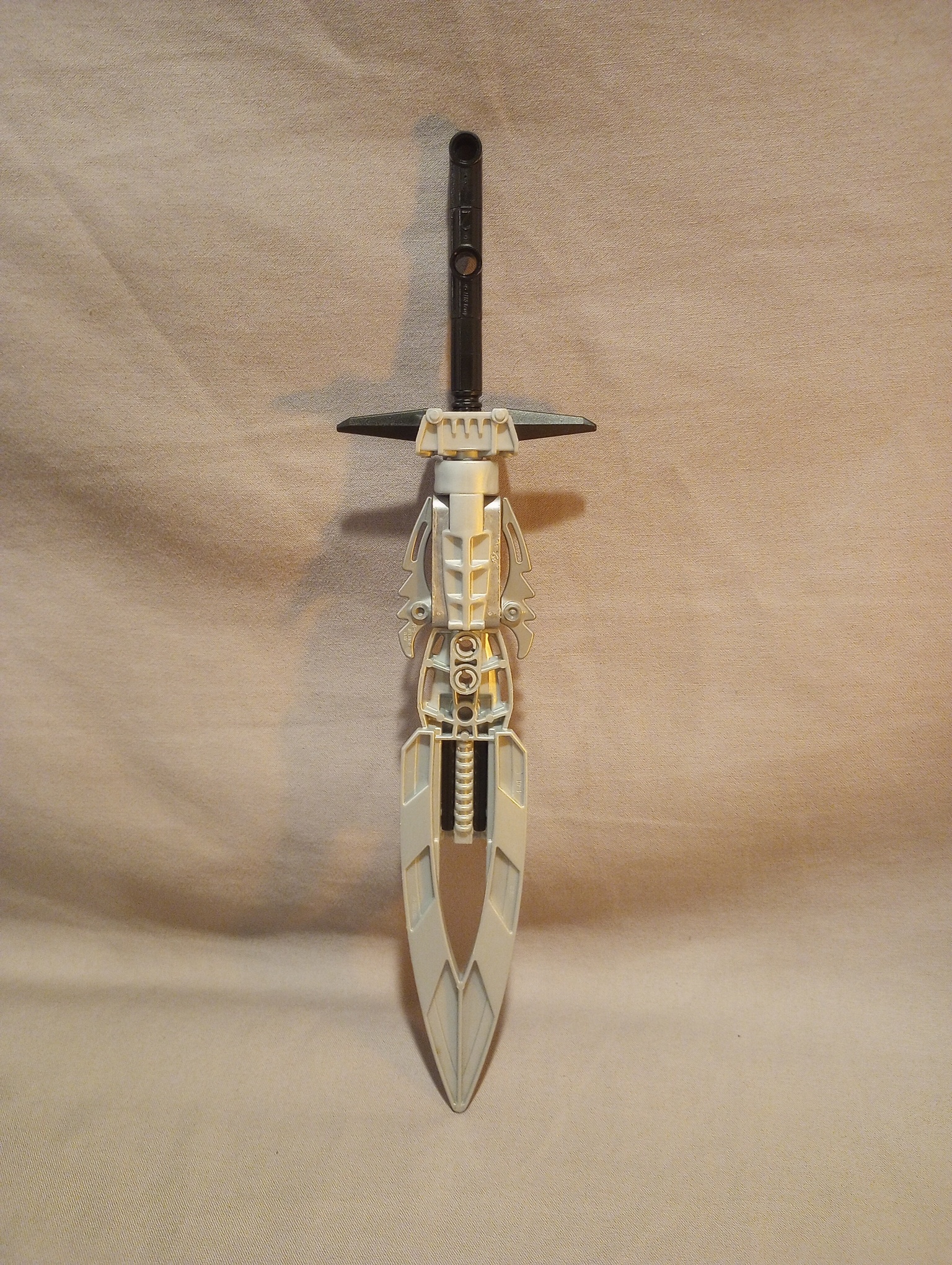 11/6 New photos! New Brotherhood Of Makuta Claymore Longer blade design ...