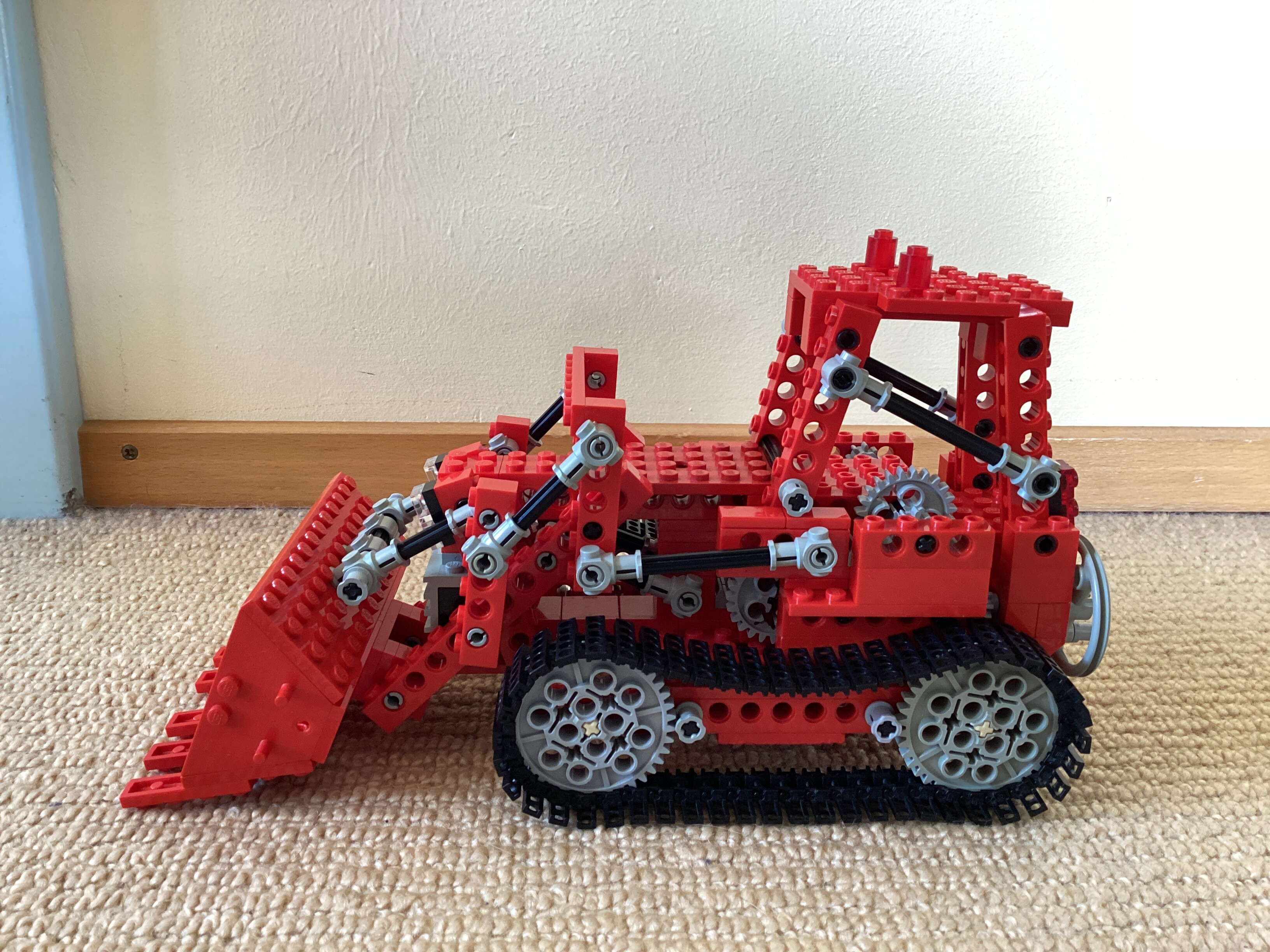 Bulldozer 856 in red - Lego Creations - The TTV Message Boards